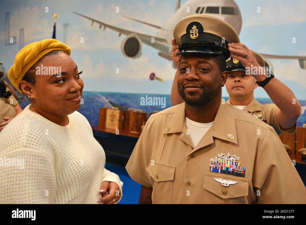 Us navy chief petty officer hi-res stock photography and images - Alamy