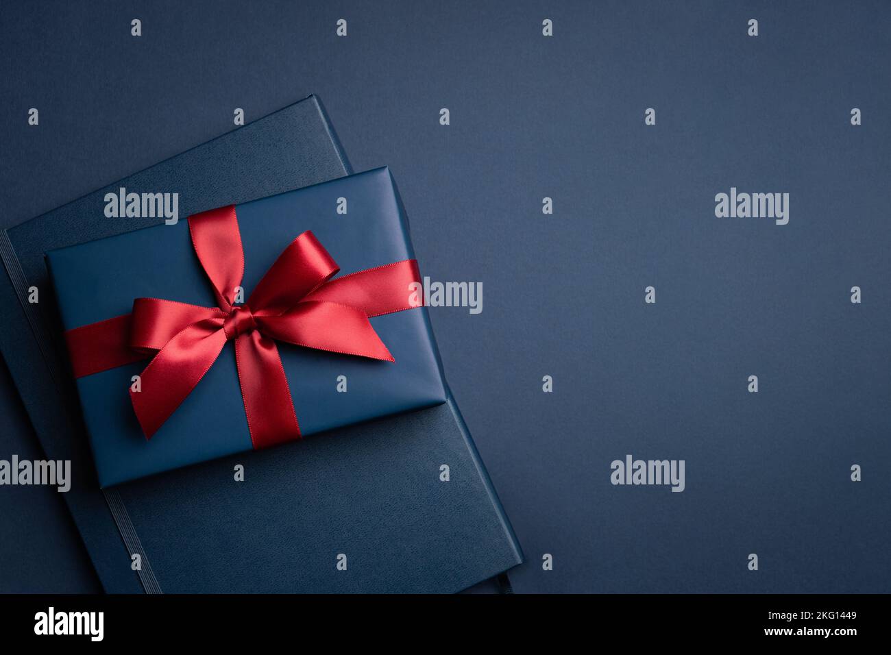 Dark blue greeting card hi-res stock photography and images - Alamy