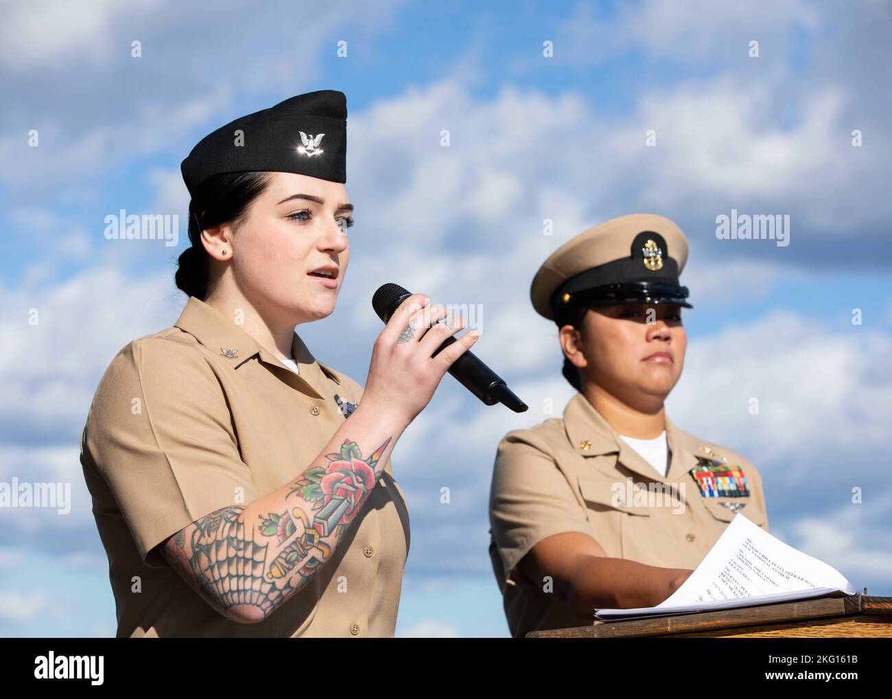 221021-N-LK647-1070 ATLANTIC OCEAN—Retail Services Specialist 3rd Class ...