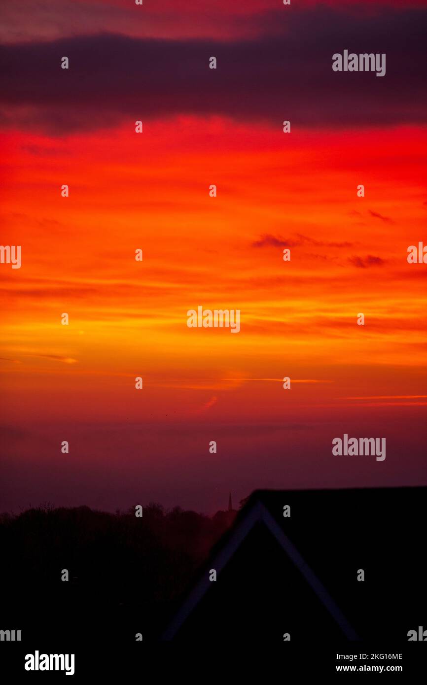 Halifax,West Yorkshire, UK. 21st Nov, 2022. UK Weather. Sunrise over ...