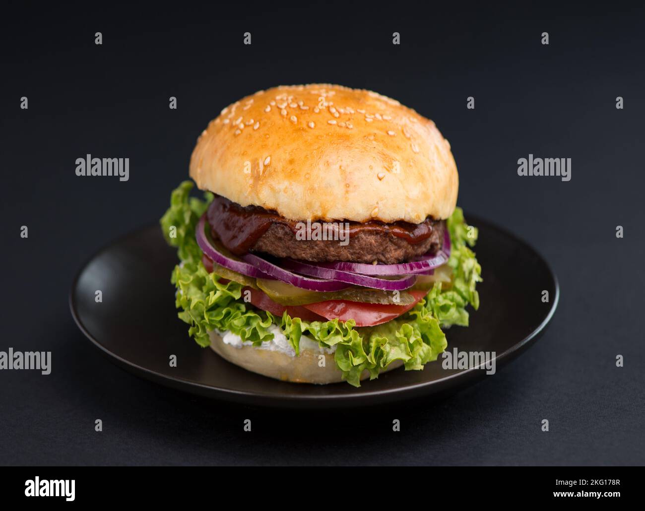 Perfect hamburger classic burger american cheeseburger with cheese ...