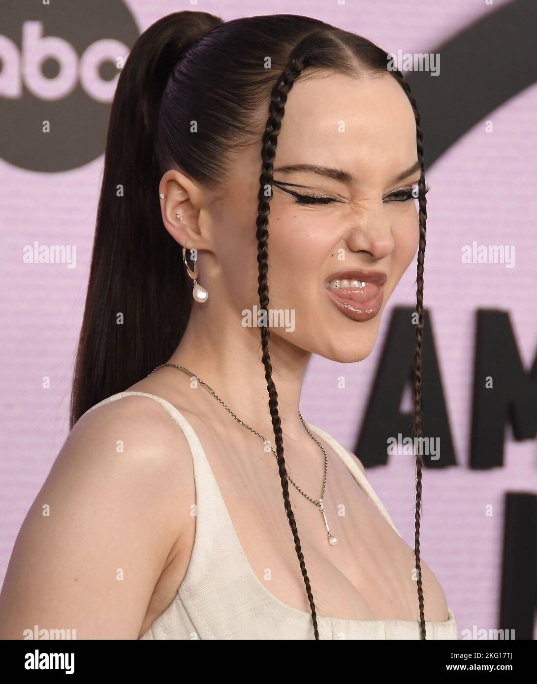Los Angeles, USA. 20th Nov, 2022. Dove Cameron arrives at the 2022 ...