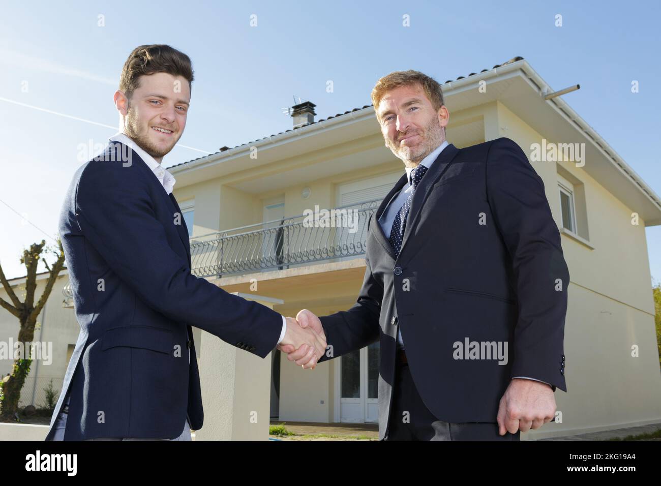 portrait of business partnership during meeting Stock Photo - Alamy