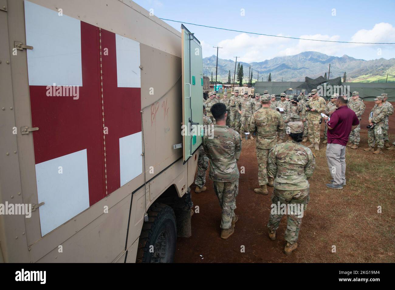 U.S. Army Soldiers from Operations Group (OPSGRP), National Training ...