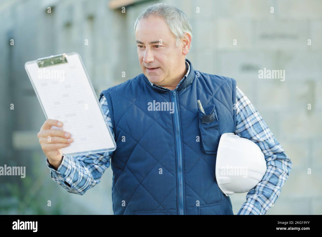 Reading report construction hi-res stock photography and images - Alamy