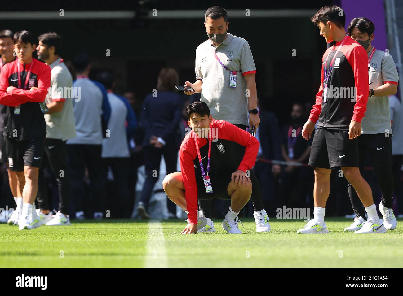 21st Nov, 2022. S. Korean World Cup squad inspect stadium South Korea's ...