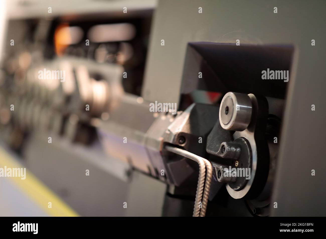 Wire bending hi-res stock photography and images - Alamy