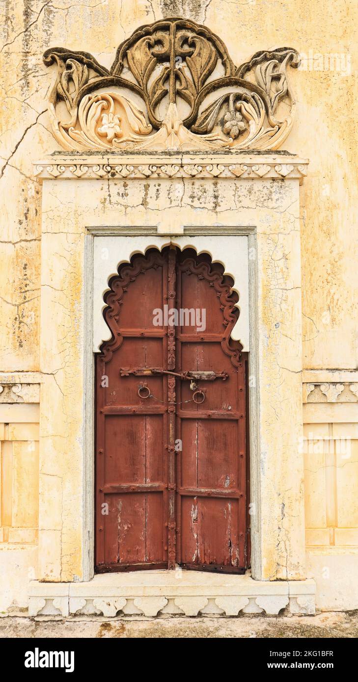 Closed Gate of the Palace at Kumbhalgarh Fort, Rajasthan, India Stock ...