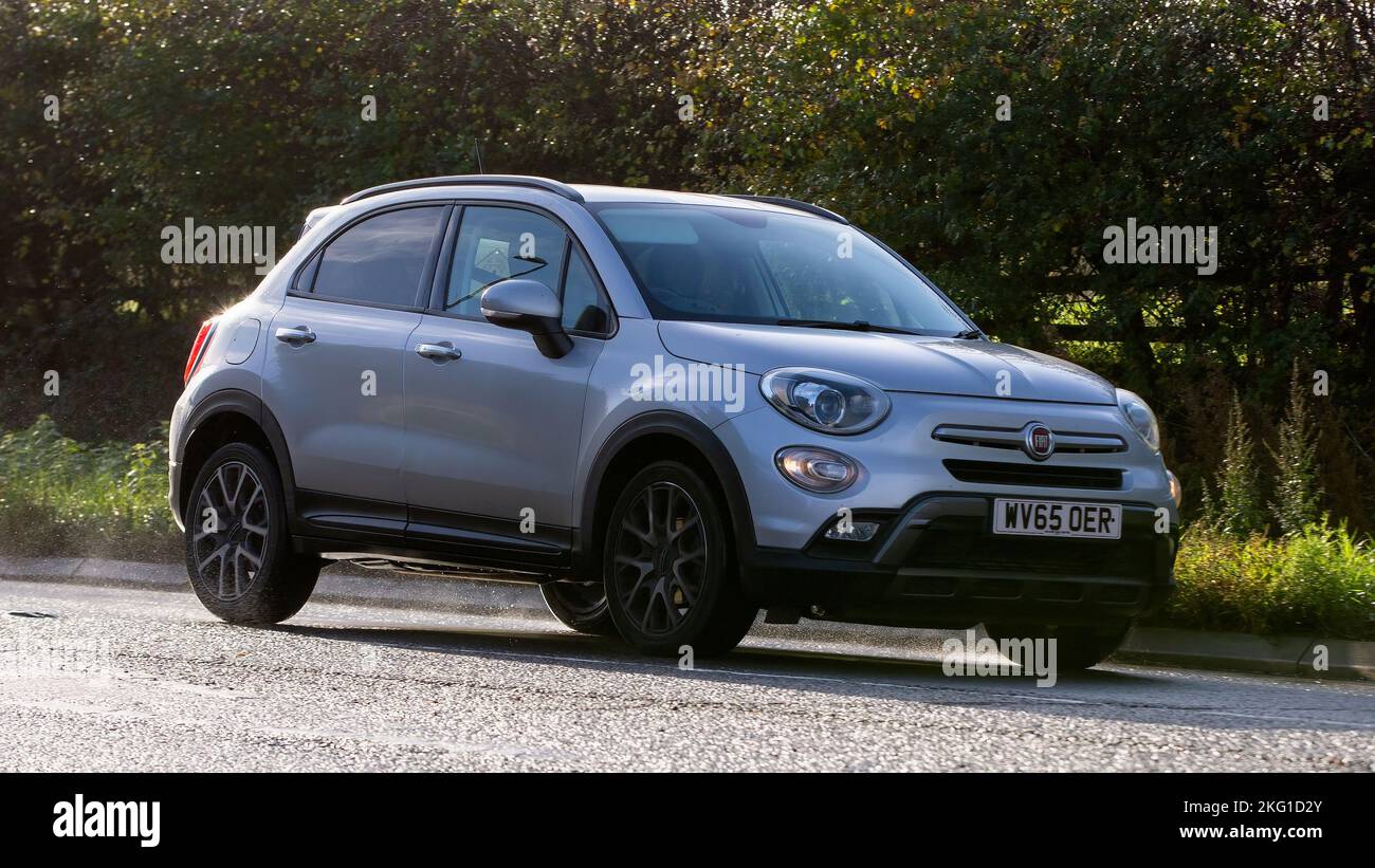 Grey suv hi-res stock photography and images - Alamy