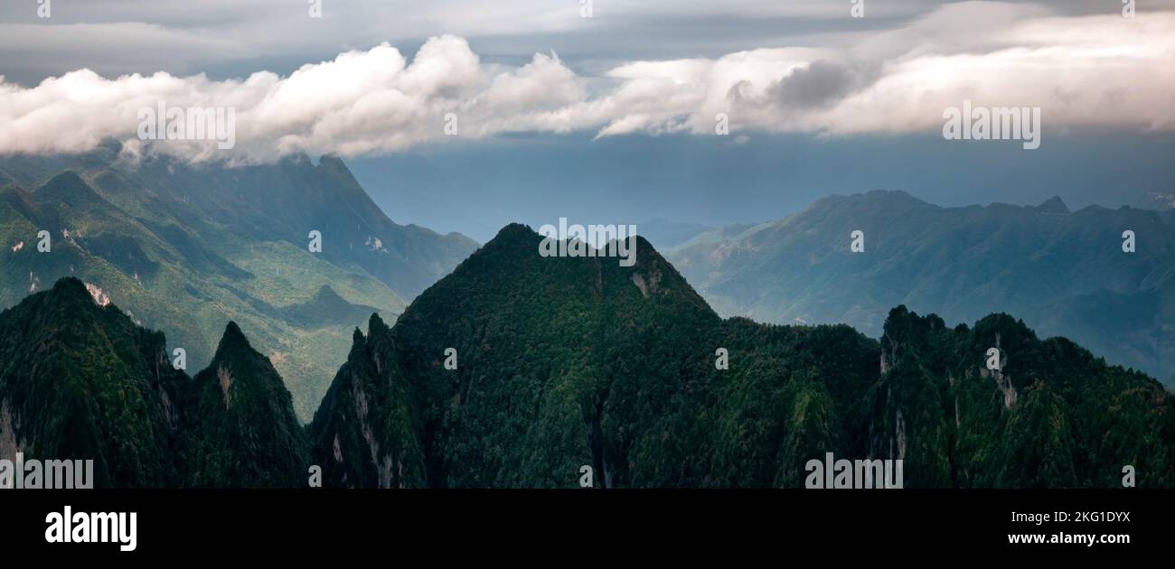 Aerial photos show the beautiful scenery of the Wu Gorge along the ...