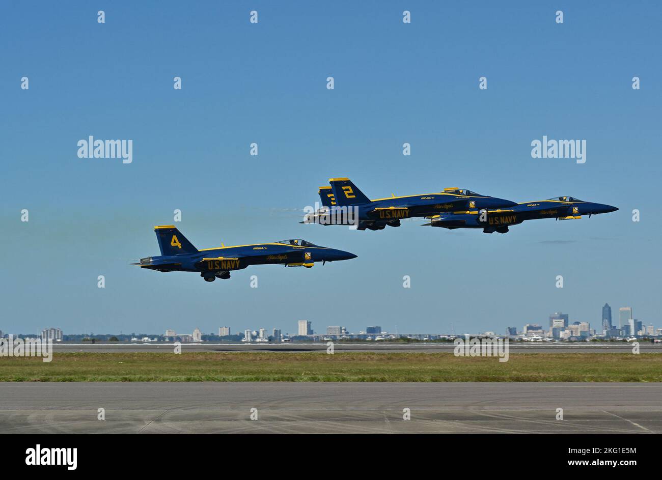 JACKSONVILLE, FL. (Oct. 22, 2022)The Blue Angels take-off to the skies ...