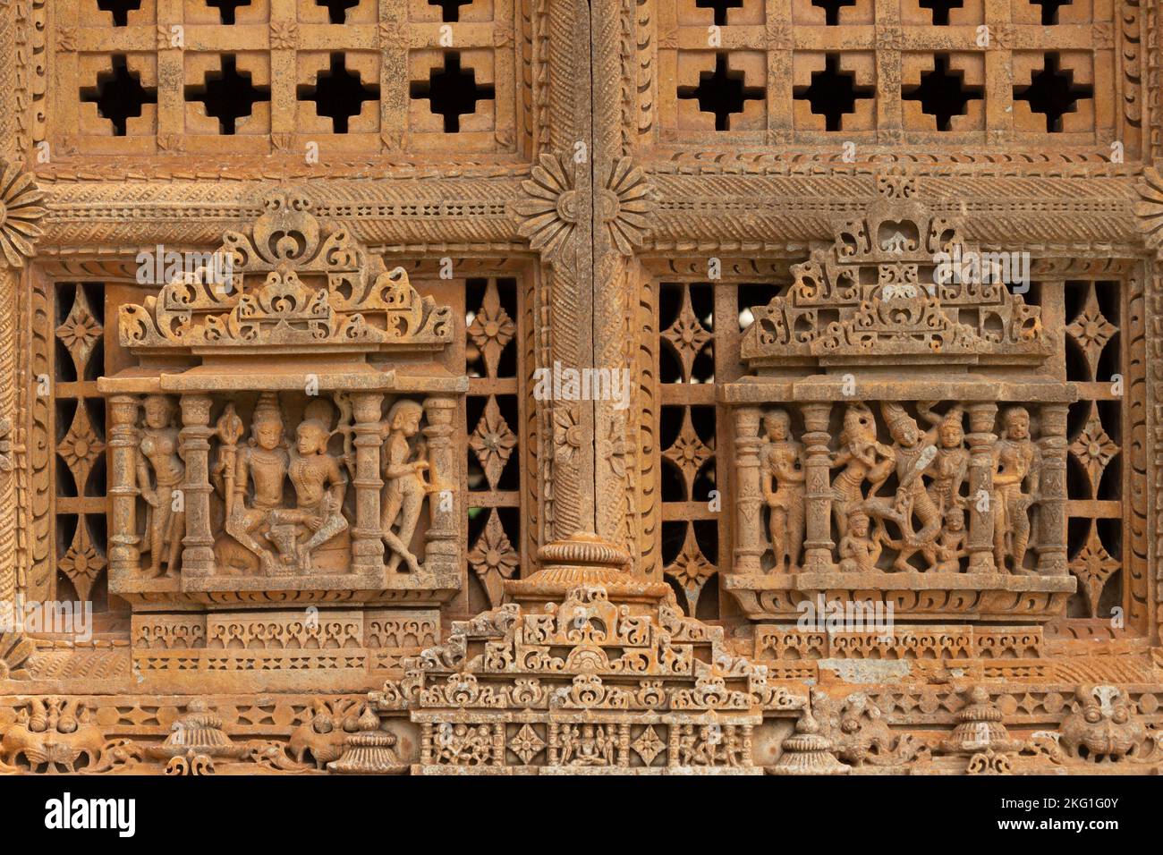 Sculpture of Lord Shiva and Parvati on the Sas Bahu or Sahastra Bahu ...