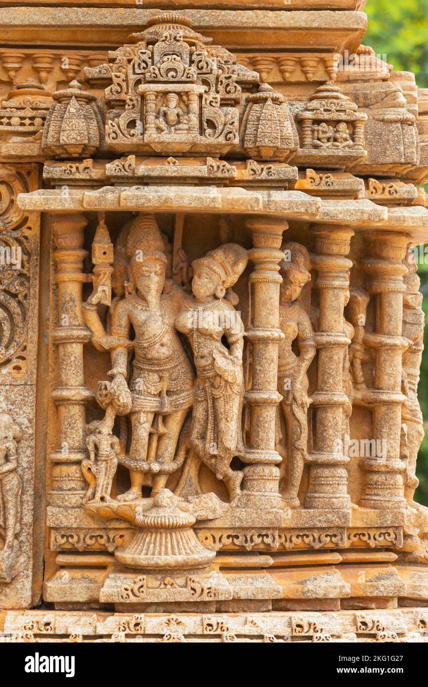 Sculpture of Hindu God and Goddess on the Sas Bahu or Sahastra Bahu ...