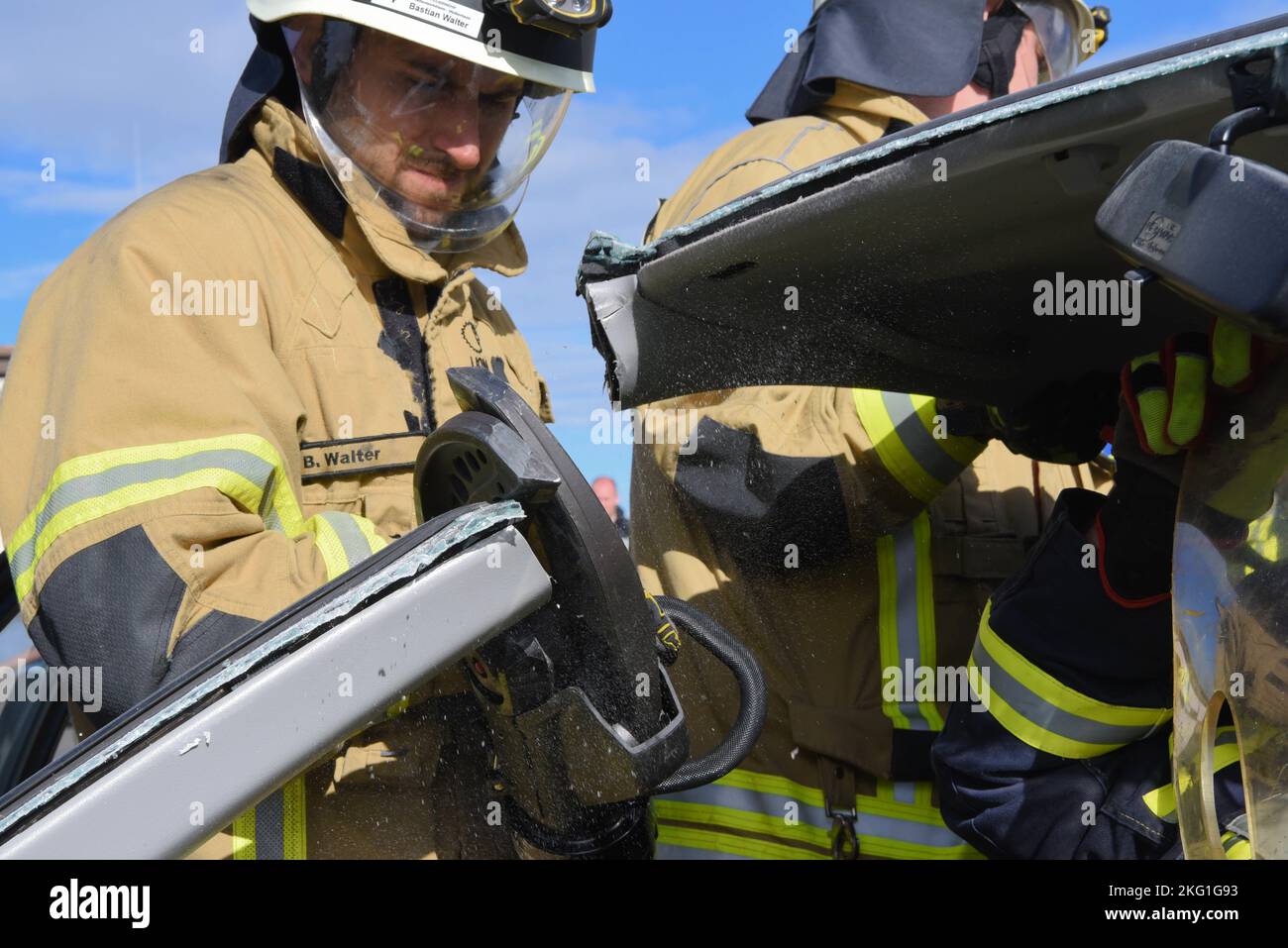 A firefighter from the Carlsberg and Hettenleidelheim fire department ...