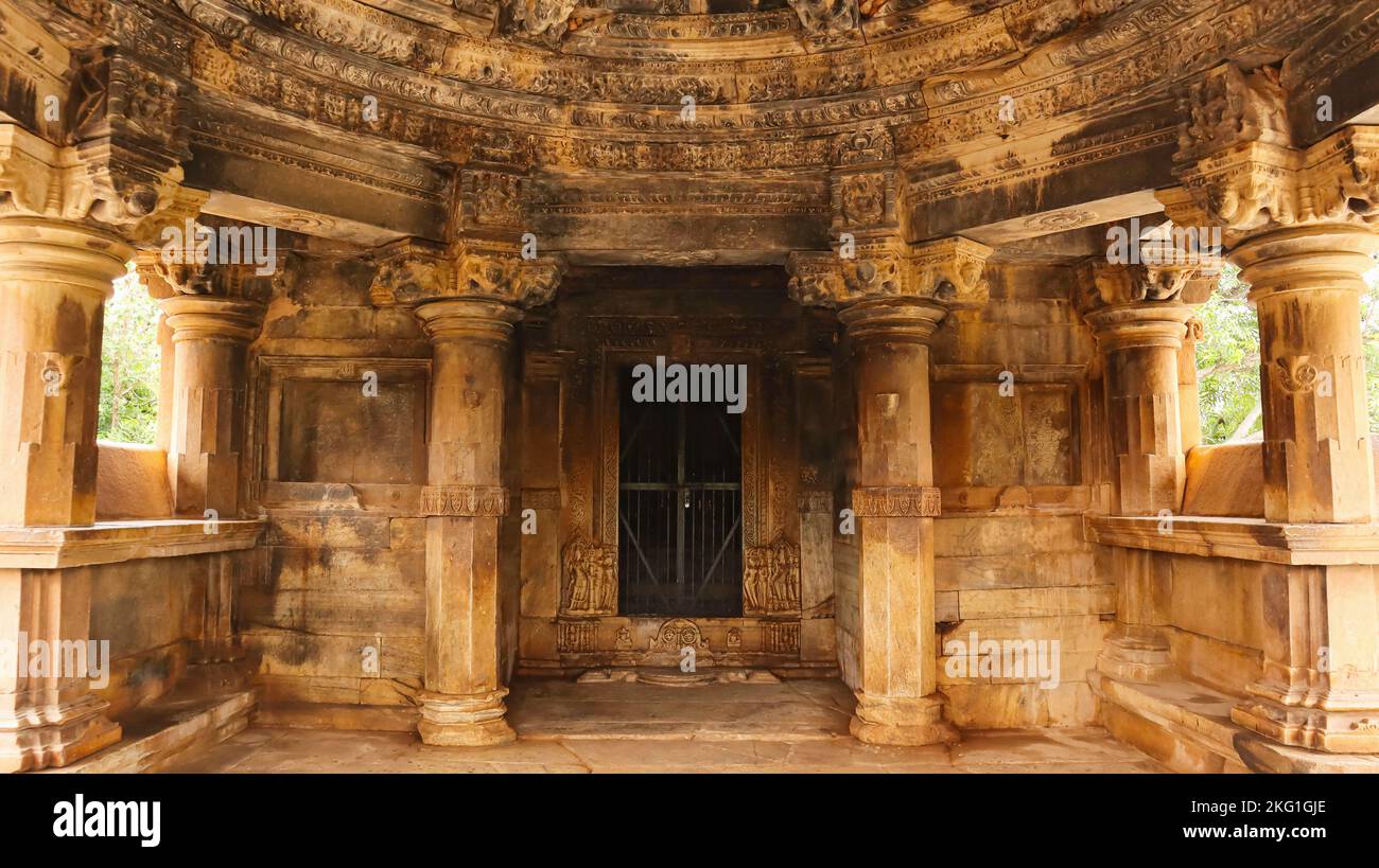 View of Temple Mandapa of Sas Bahu or Sahastra Bahu Temple, Nagda ...