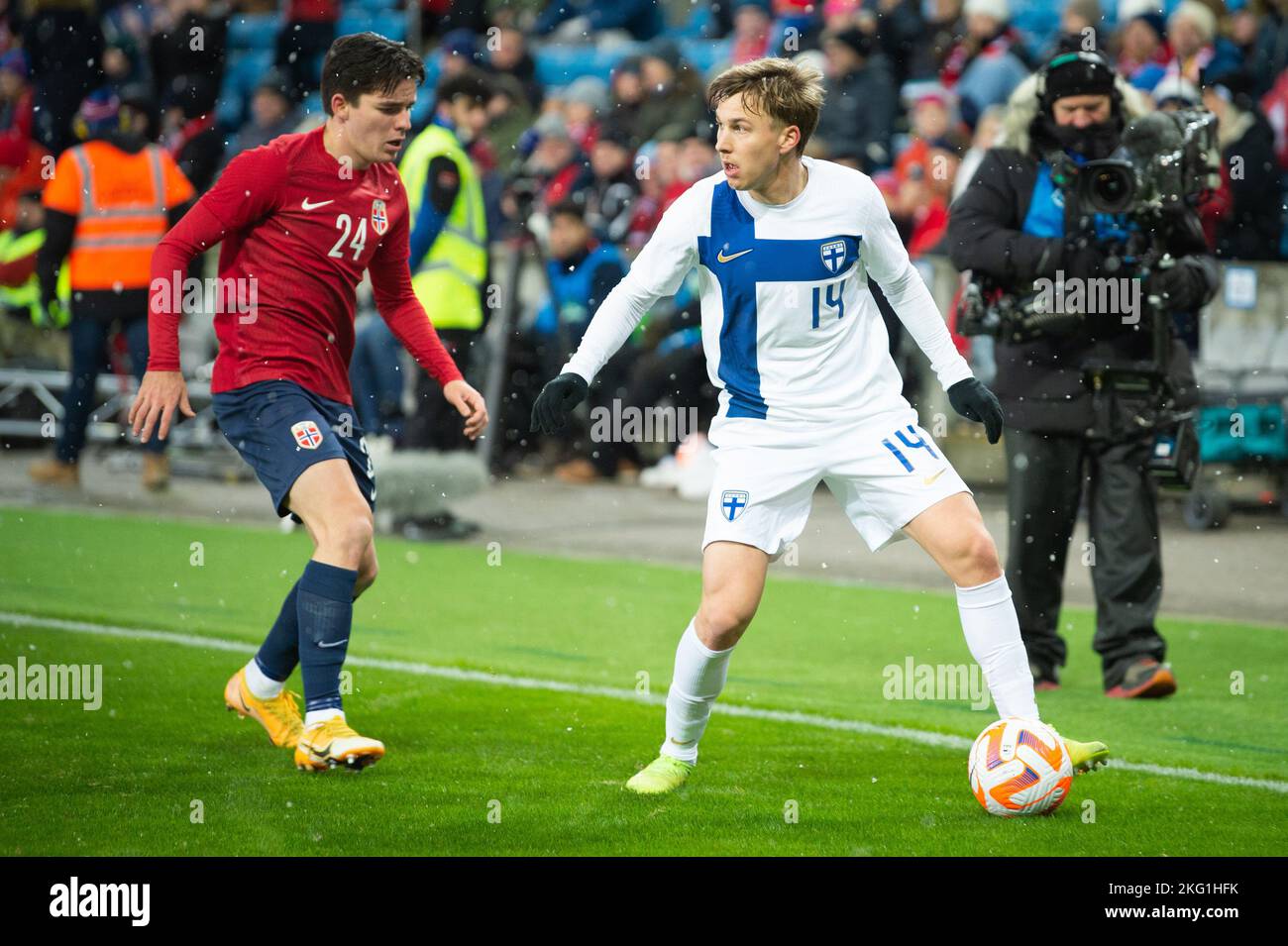 Oslo, Norway. 20th Nov, 2022. Lucas Lingman (14) of Finland and Hugo ...