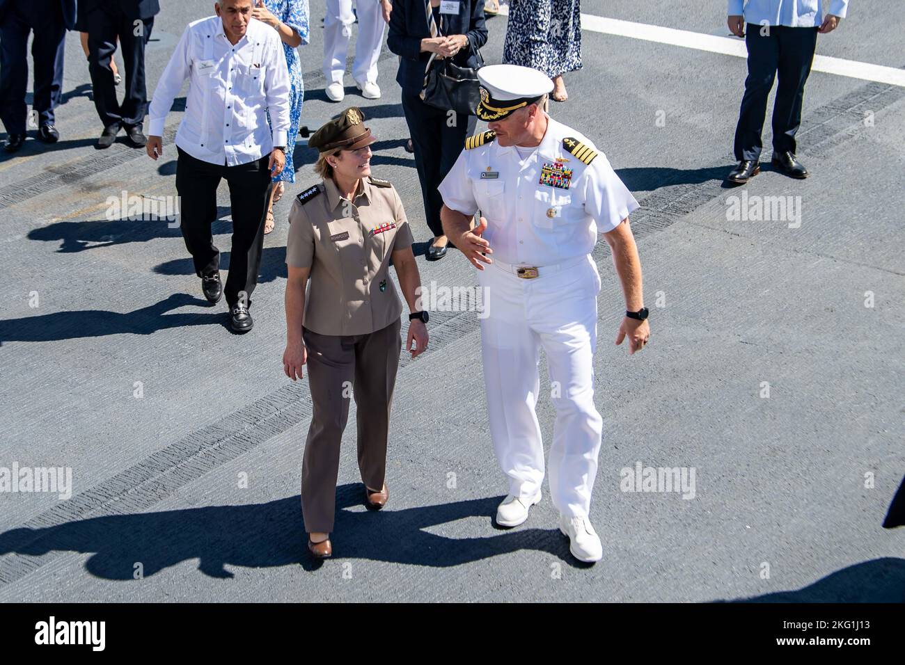 221023-N-LP924-3305 MIAMI (Oct. 23, 2022) Gen. Laura J. Richardson ...