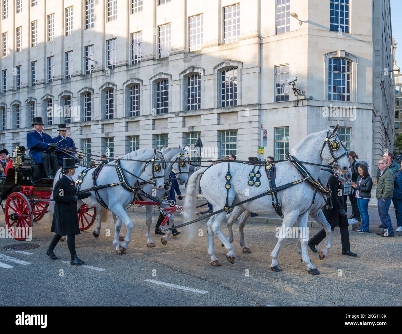 Horse drawn open carriage carries City of London dignitaries in ...