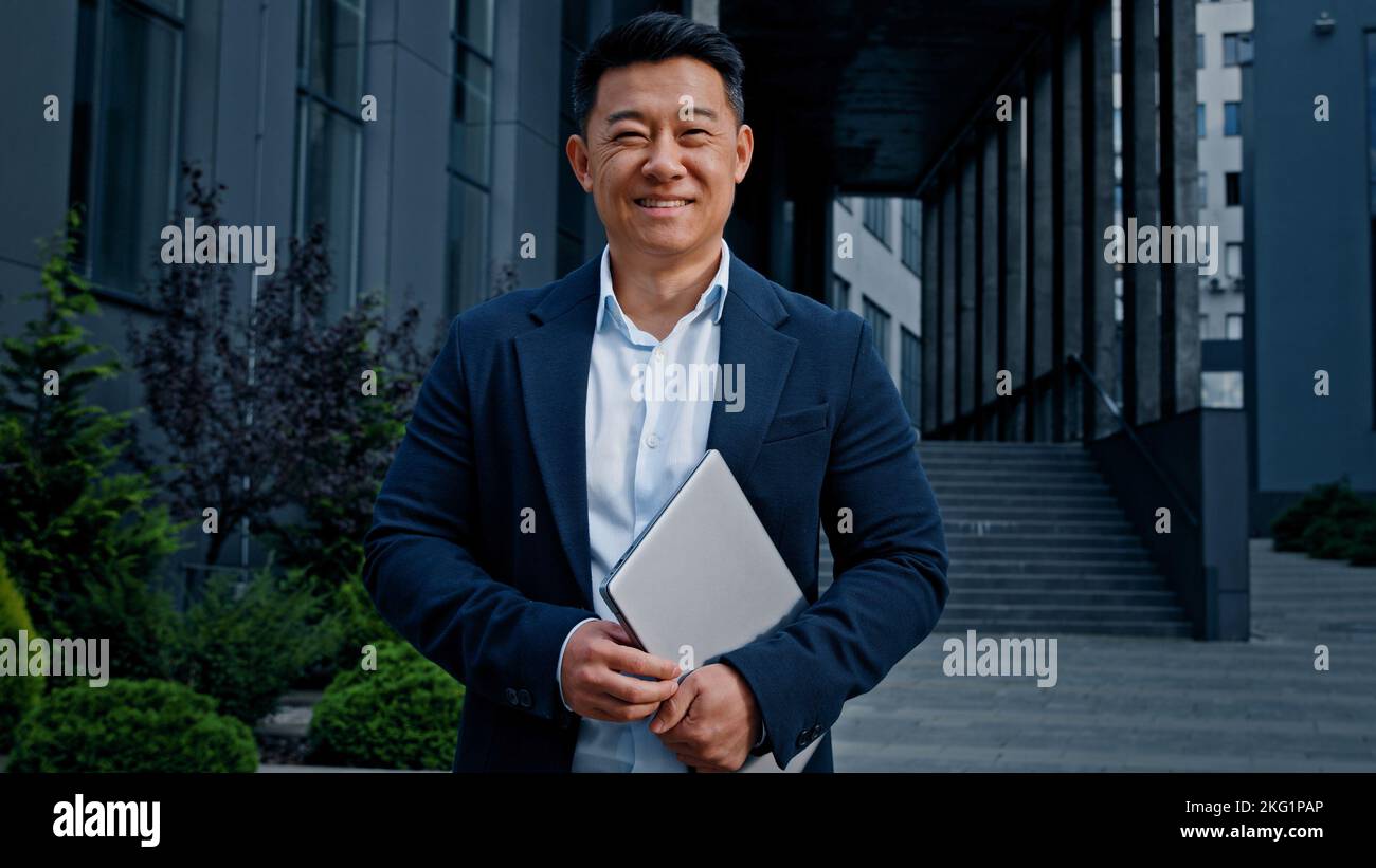 Japanese boss in office hi-res stock photography and images - Alamy