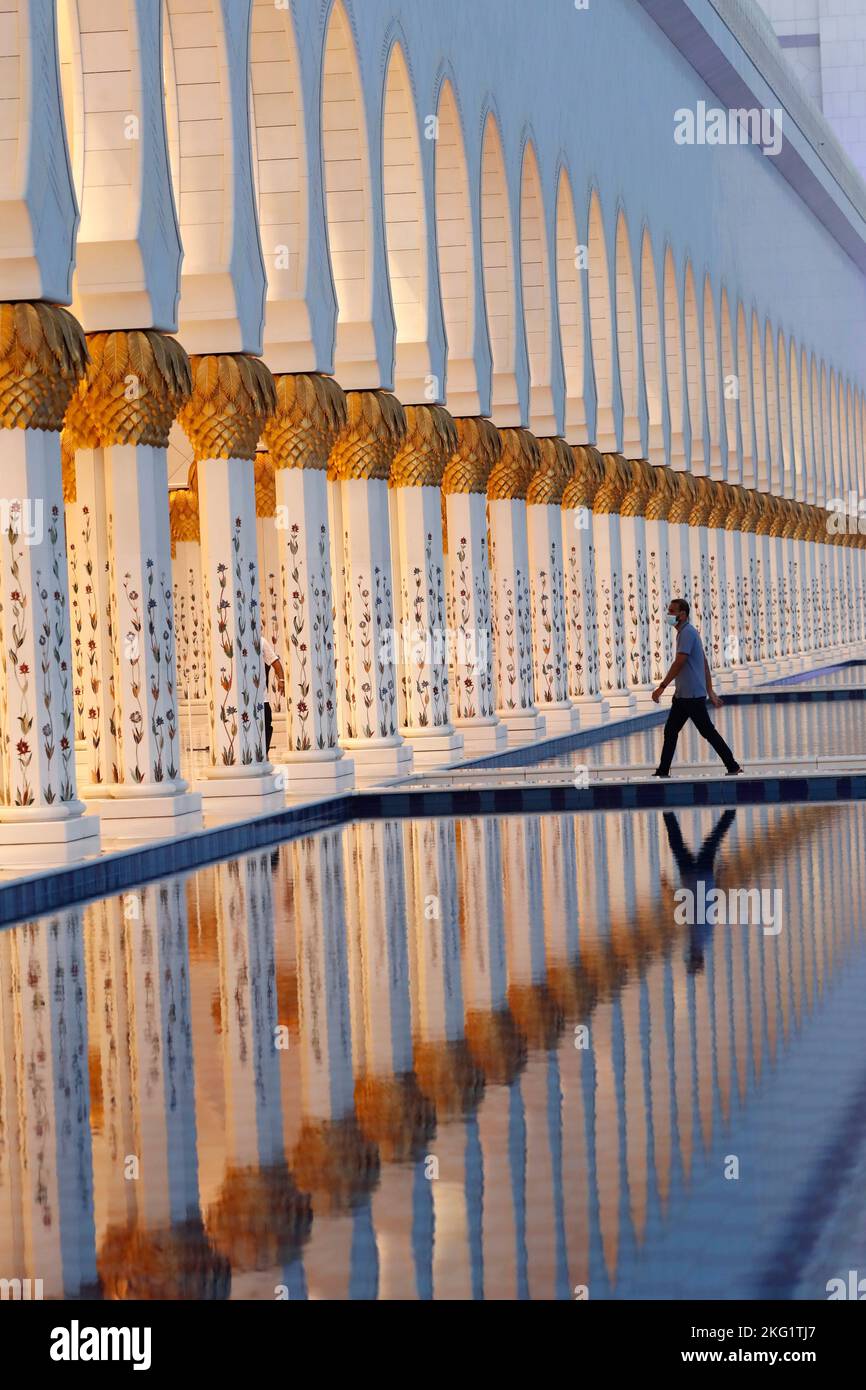 Sheikh Zayed Grand Mosque. Architecture. The Mosque has 1096 columns in ...