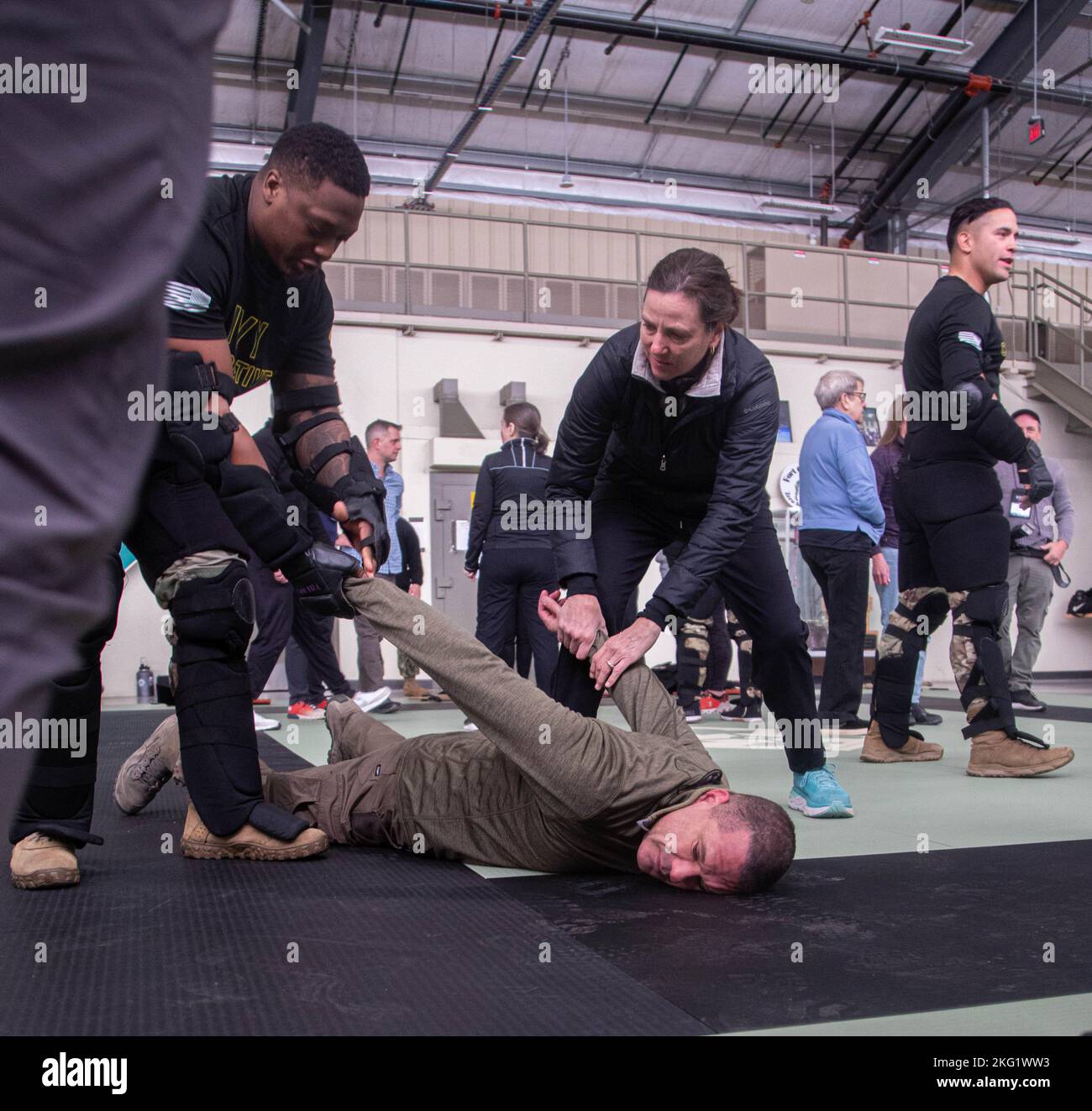 Joint Civilian Orientation Conference participants learn takedown ...