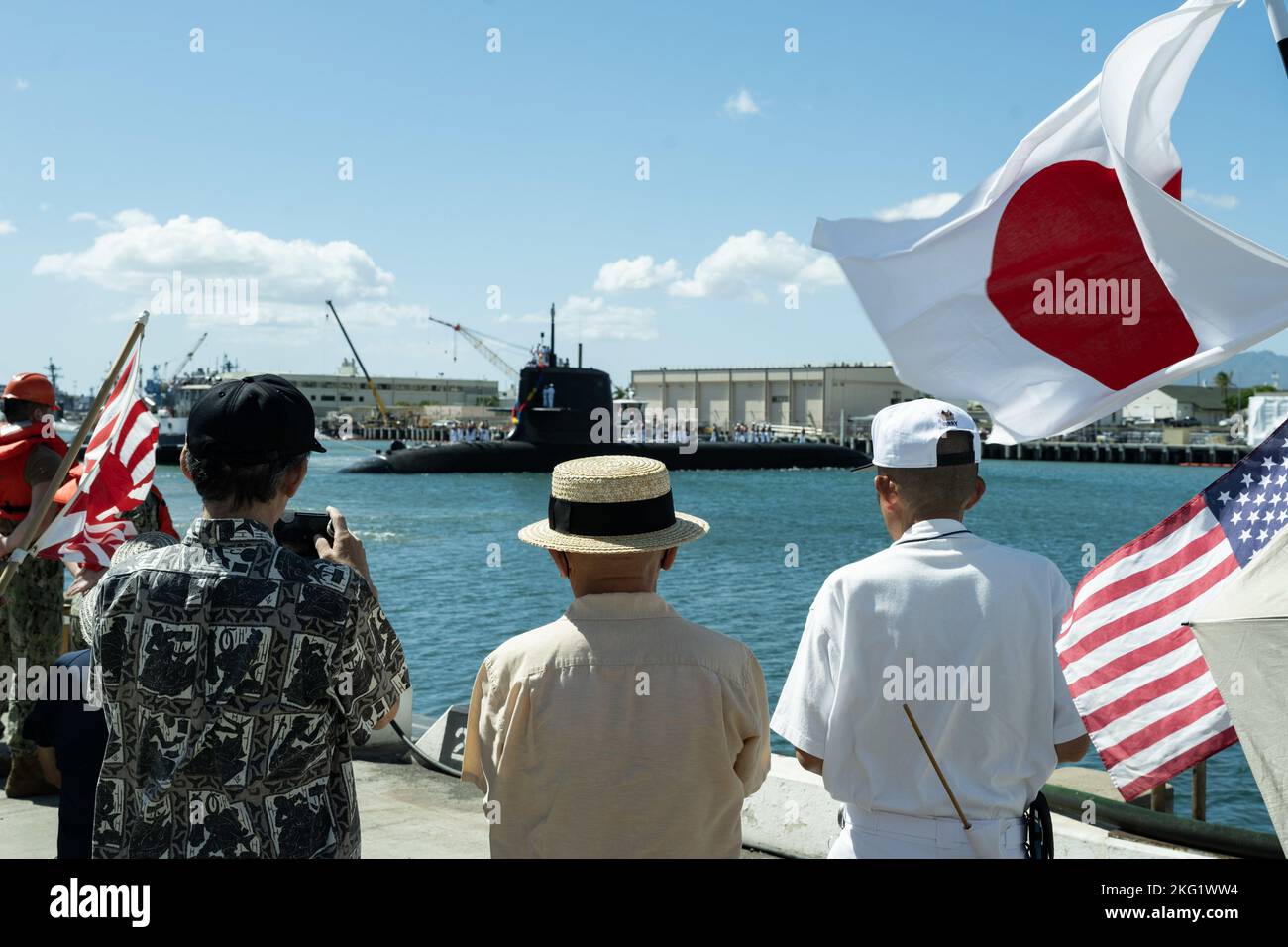 221024-N-LN285-1026 JOINT BASE PEARL HARBOR-HICKAM (Oct. 24, 2022) -- The Japanese Maritime Self ...