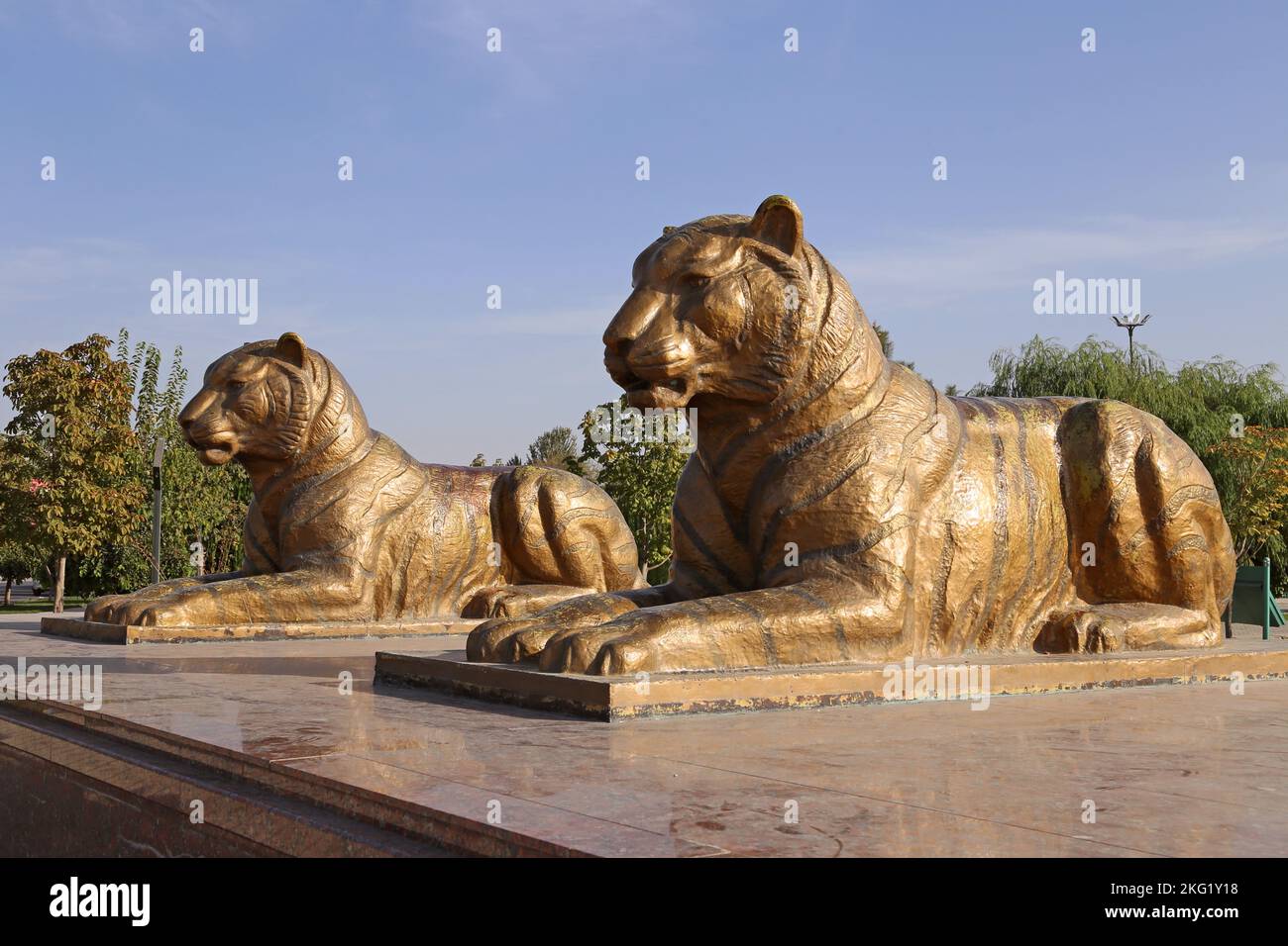 Statues of Tigers, Amir Temur Park, Registan Street, Historic centre ...