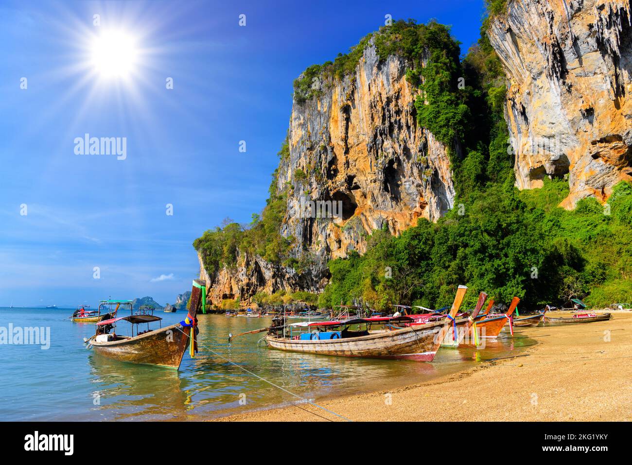Long tail boat on tropical beach, Tonsai Bay, Railay Beach, Ao Nang ...