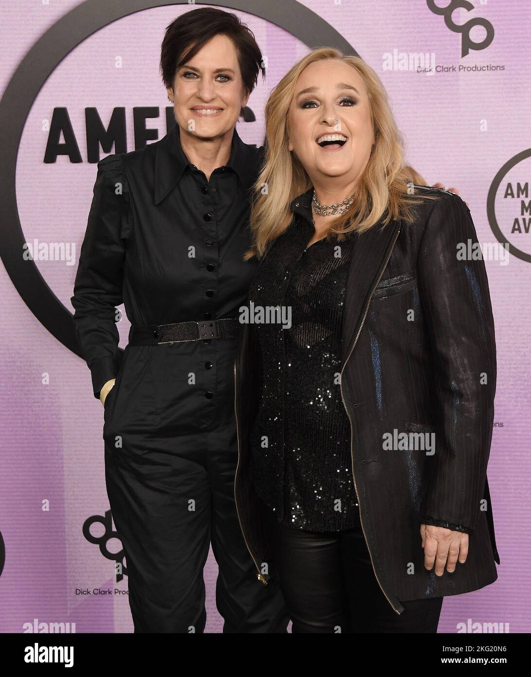 (L-R) Linda Wallem and Melissa Etheridge arrives at the 2022 American ...