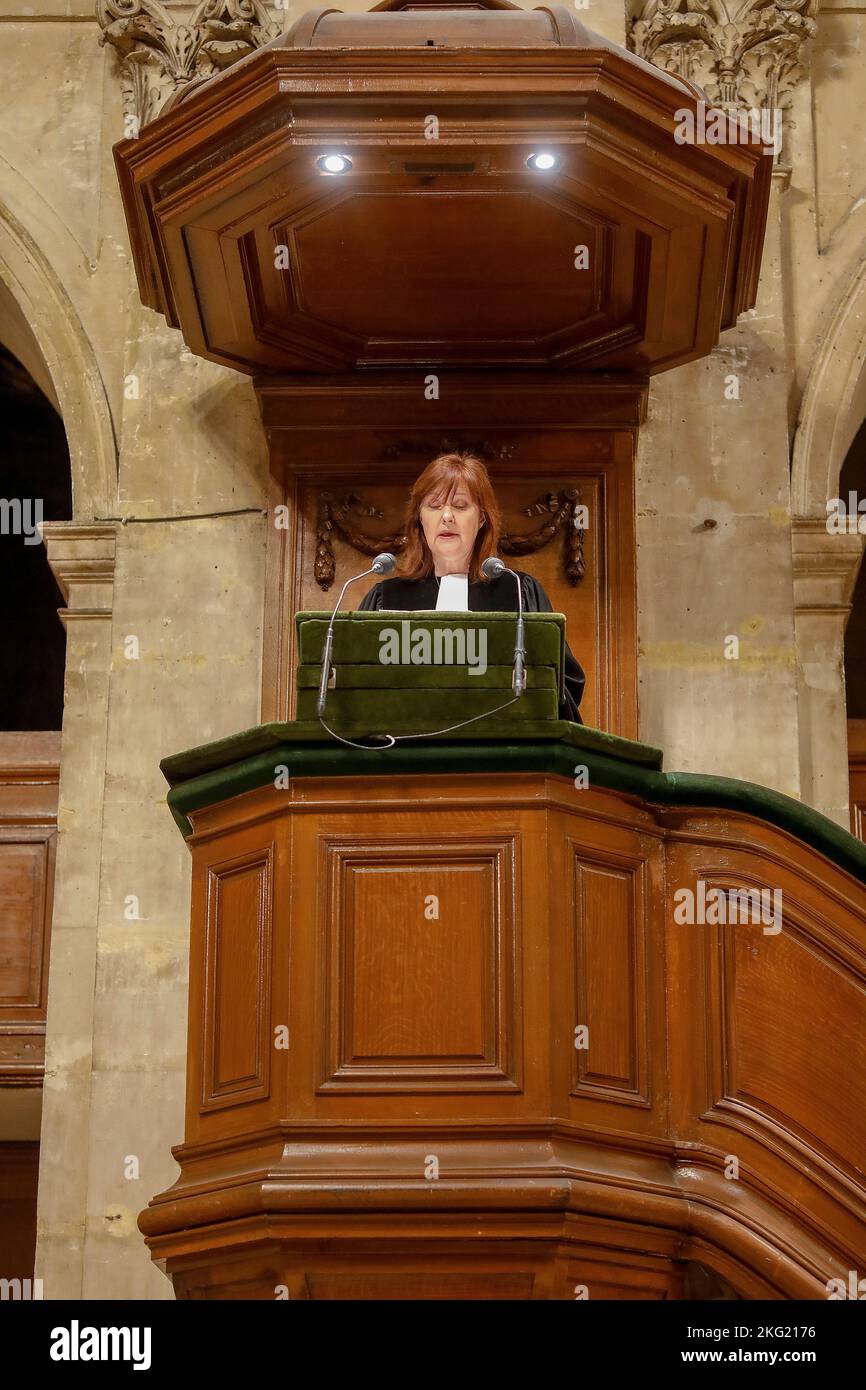 Clergywoman standing and speaking at the pulpit of the Oratoire du ...