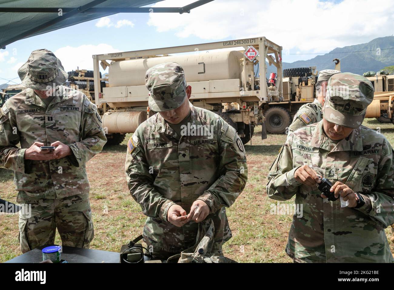 Integrated warfighting network hi-res stock photography and images - Alamy