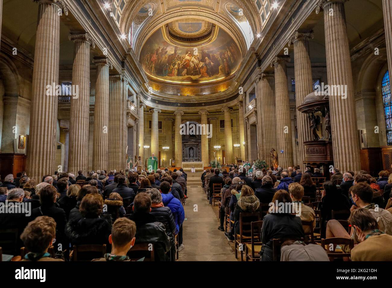 Sunday mass in Saint Philippe du Roule catholic church, Paris Stock ...