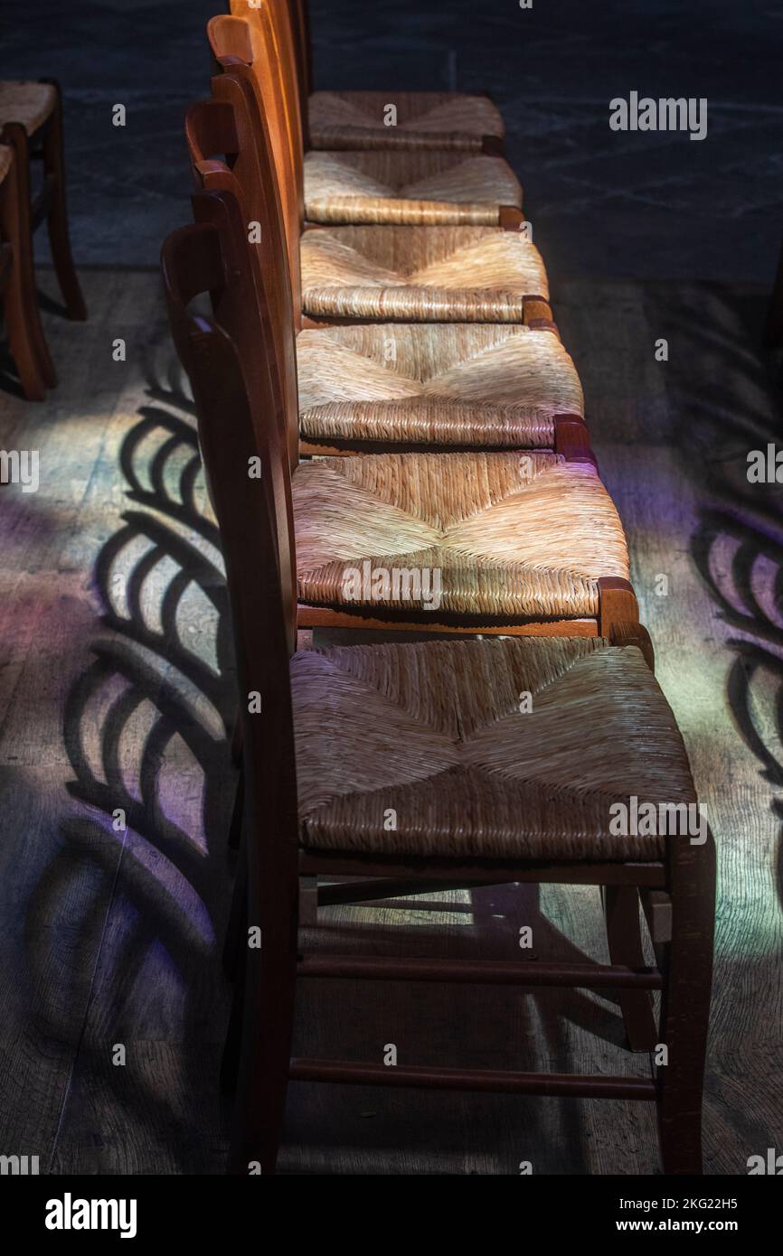 Saint Julien cathedral, Le Mans, France. Chairs Stock Photo - Alamy