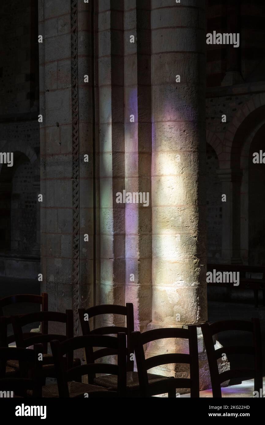 Le mans cathedral column hi-res stock photography and images - Alamy