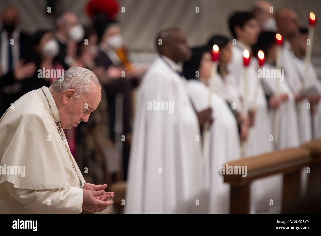 Pope Francis presides over the Easter Vigil in St. Peter's Basilica ...