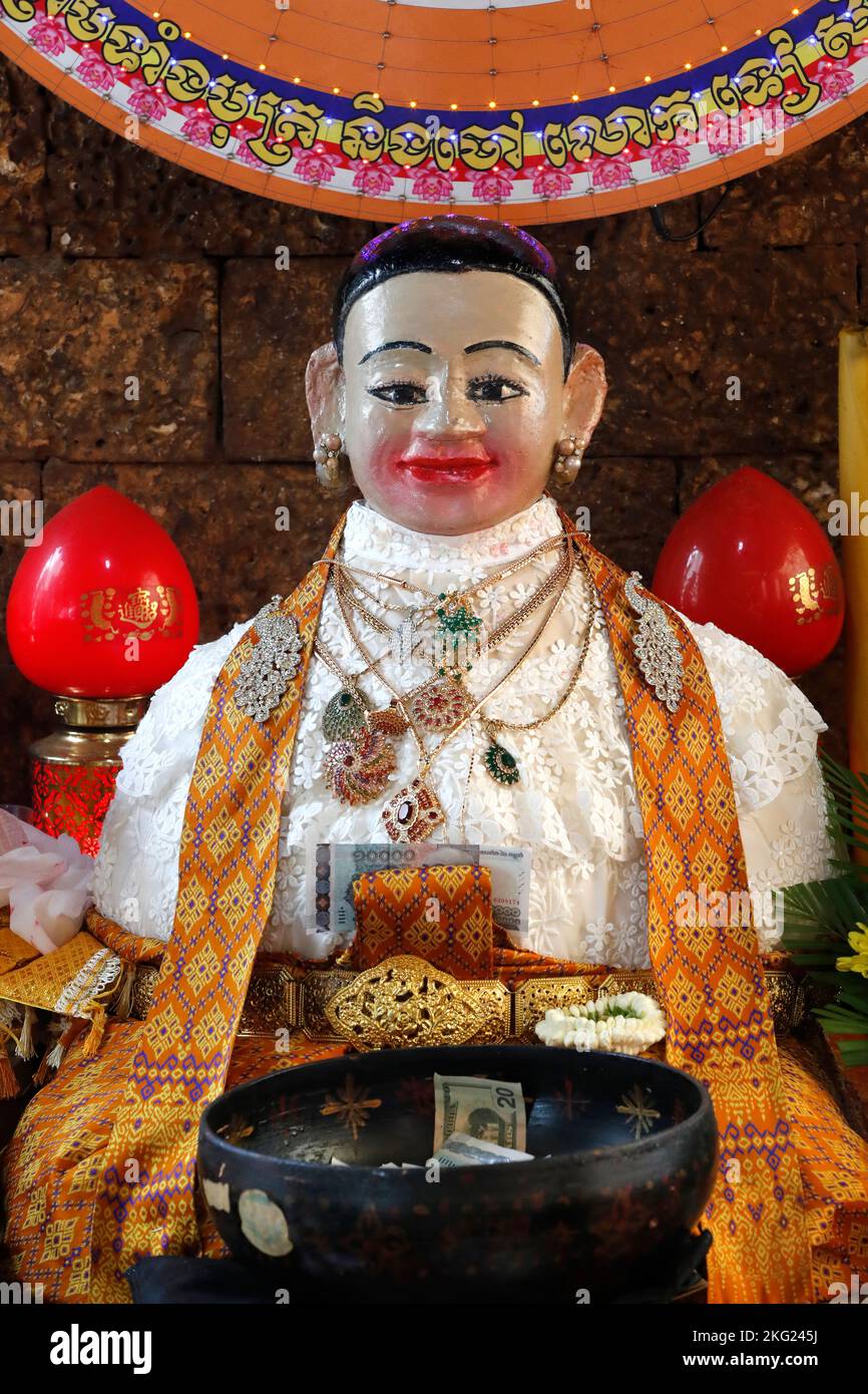 Madame Penh Shrine Wat Phnom. Phnom Penh. Cambodia Stock Photo - Alamy