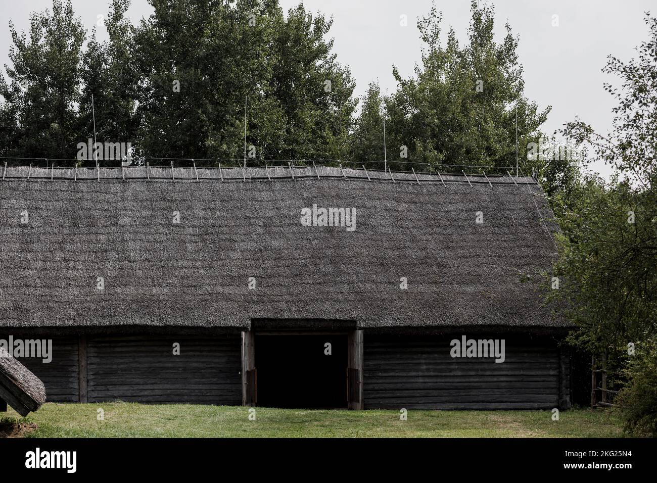 Dwelling house and stable hi-res stock photography and images - Alamy