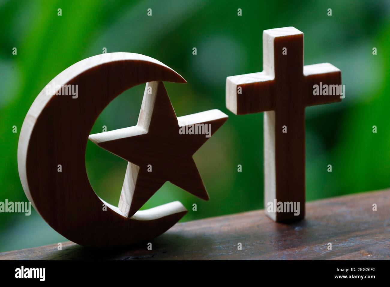 Religious symbols : Muslim Crescent and Star, and catholic cross ...