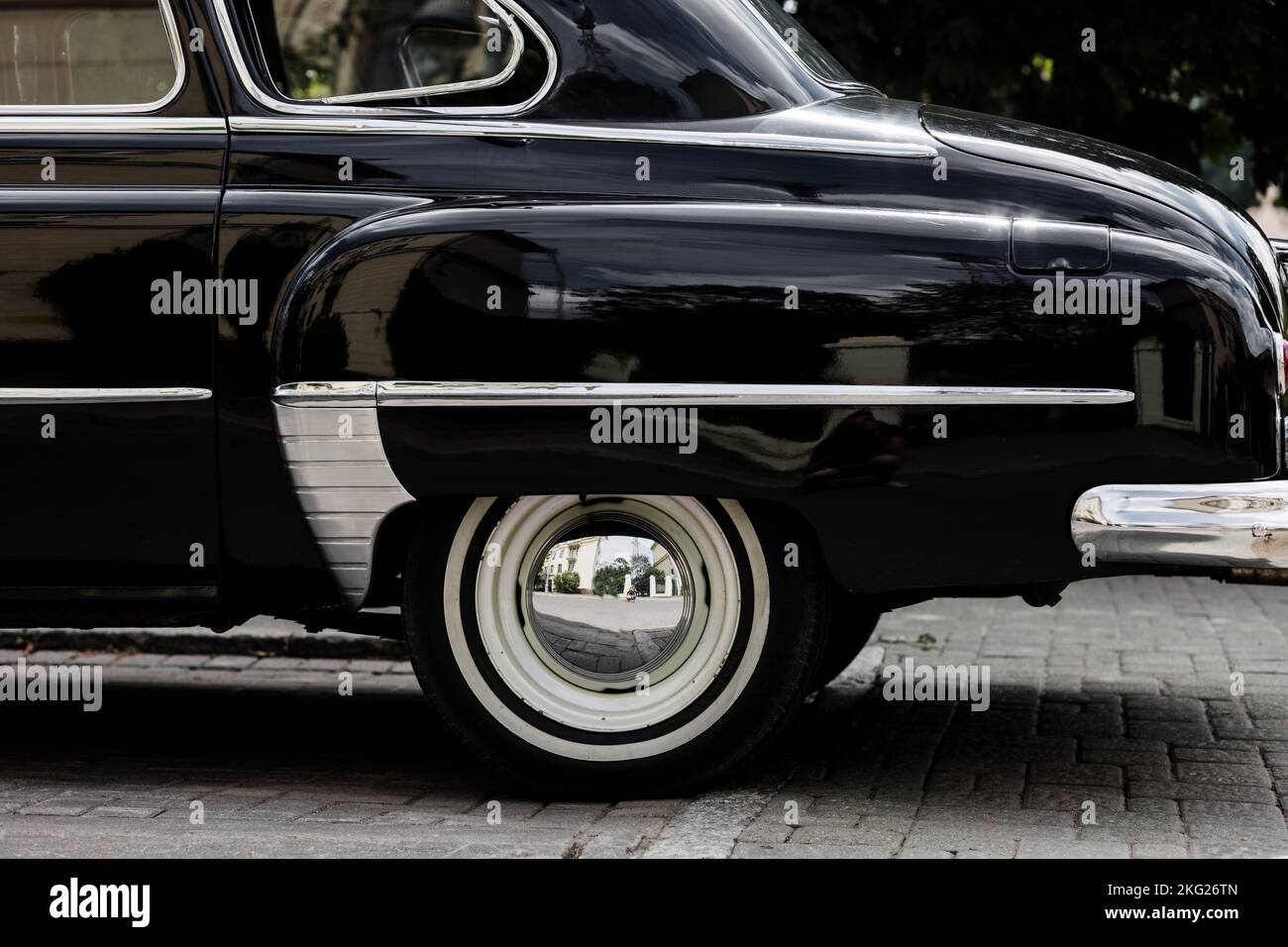 Retro car wheel hi-res stock photography and images - Alamy