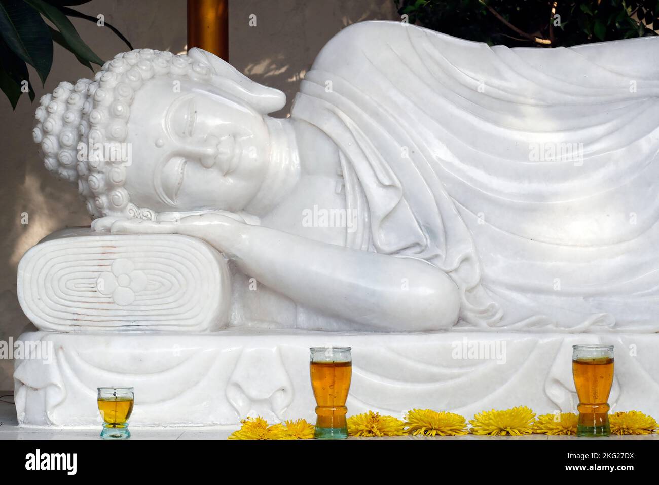 Buddhist temple. Reclining Buddha. The final Nirvana. The Buddha ...