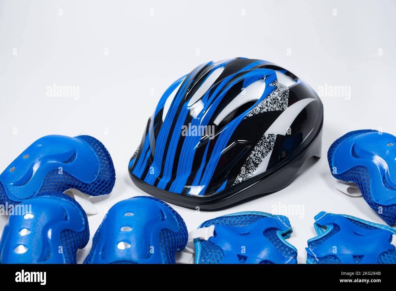 Children's set of protection for cycling, skateboard, roller skates ...