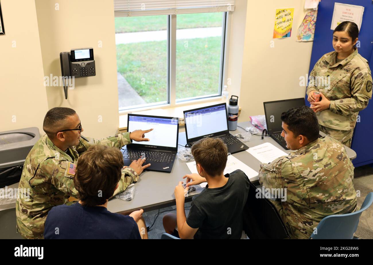 ODENTON, Md. – Soldiers and Civilians representing the 780th Military ...