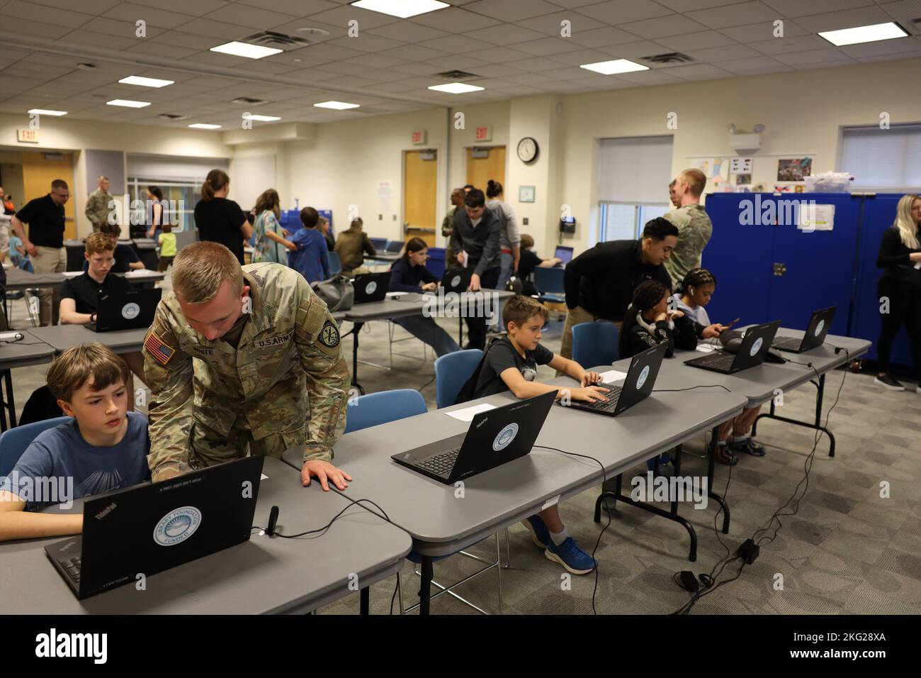 ODENTON, Md. – Soldiers and Civilians representing the 780th Military ...