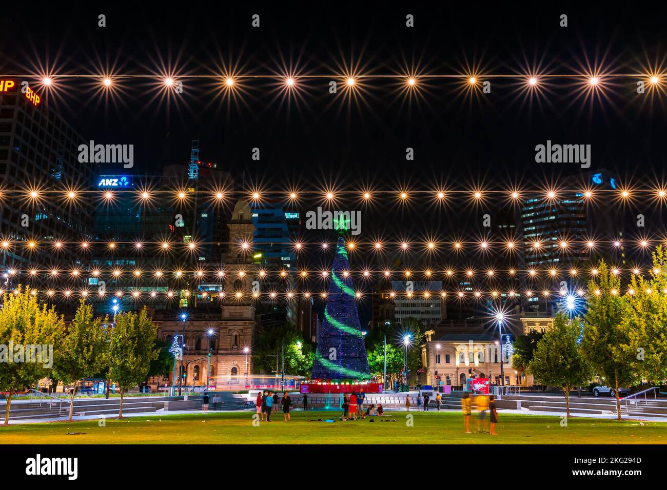 Victoria park and night hi-res stock photography and images - Alamy