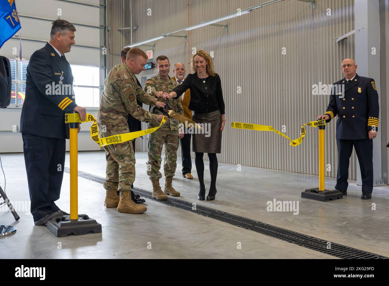 U.S. Army Corps of Engineers Louisville District Commander Col. Eric ...
