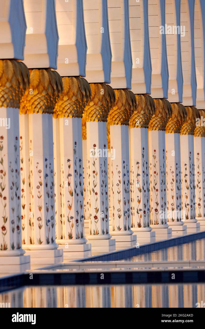 Sheikh Zayed Grand Mosque. Architecture. The Mosque has 1096 columns in ...