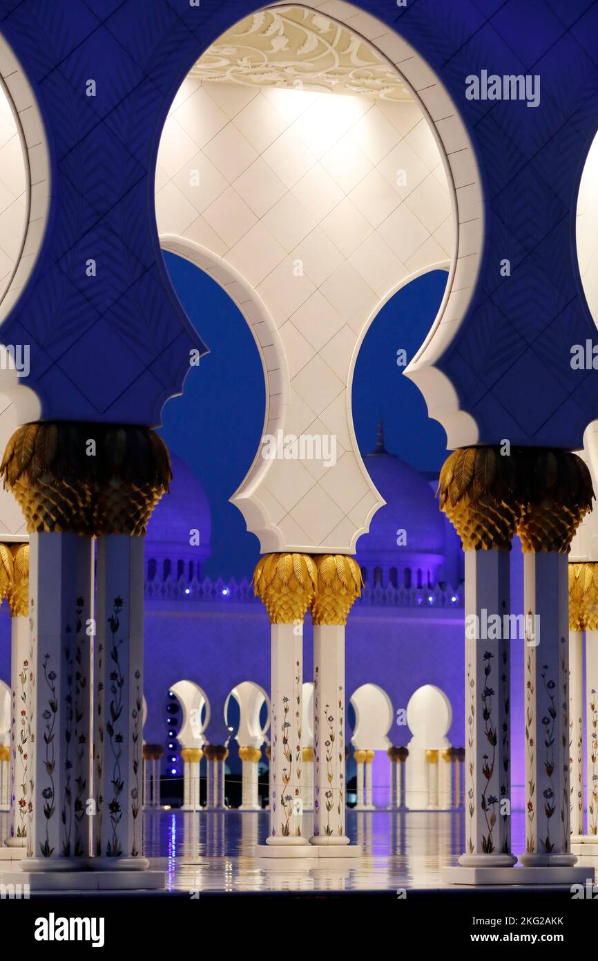 Sheikh Zayed Grand Mosque. Architecture. The Mosque has 1096 columns in ...