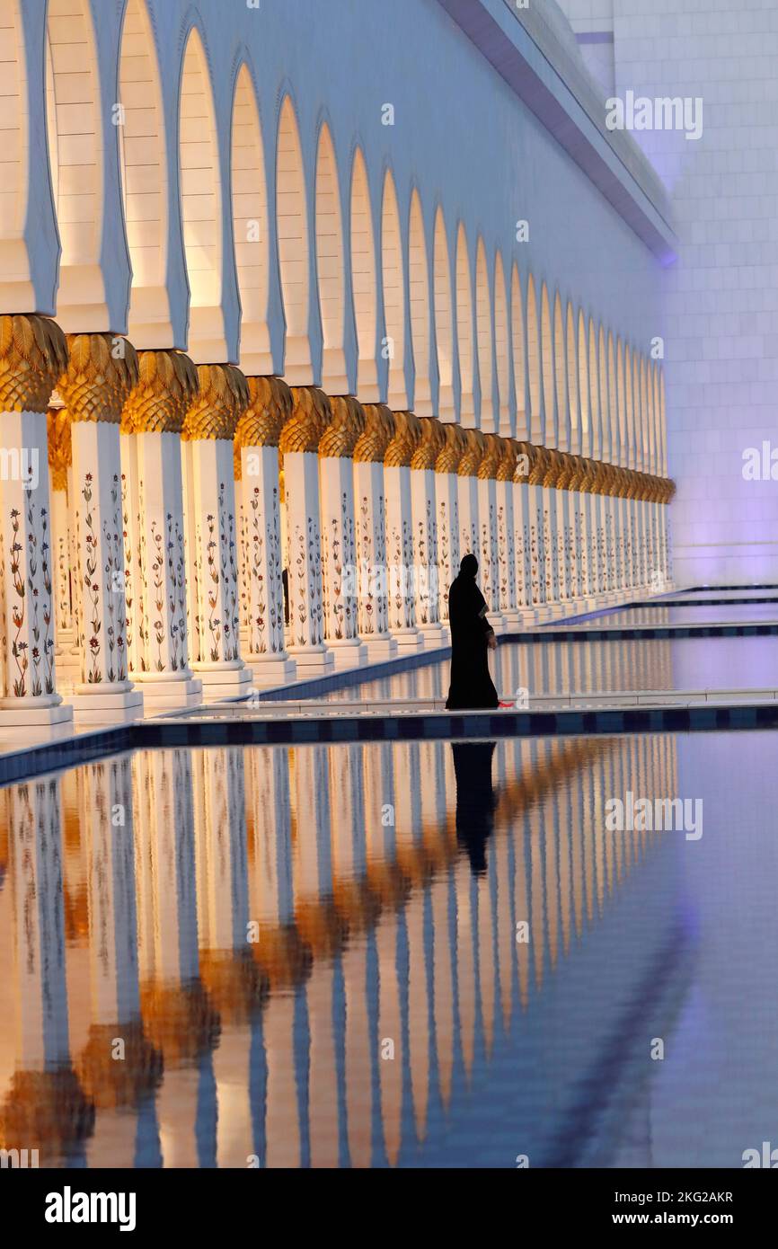 Sheikh Zayed Grand Mosque. Architecture. The Mosque has 1096 columns in ...