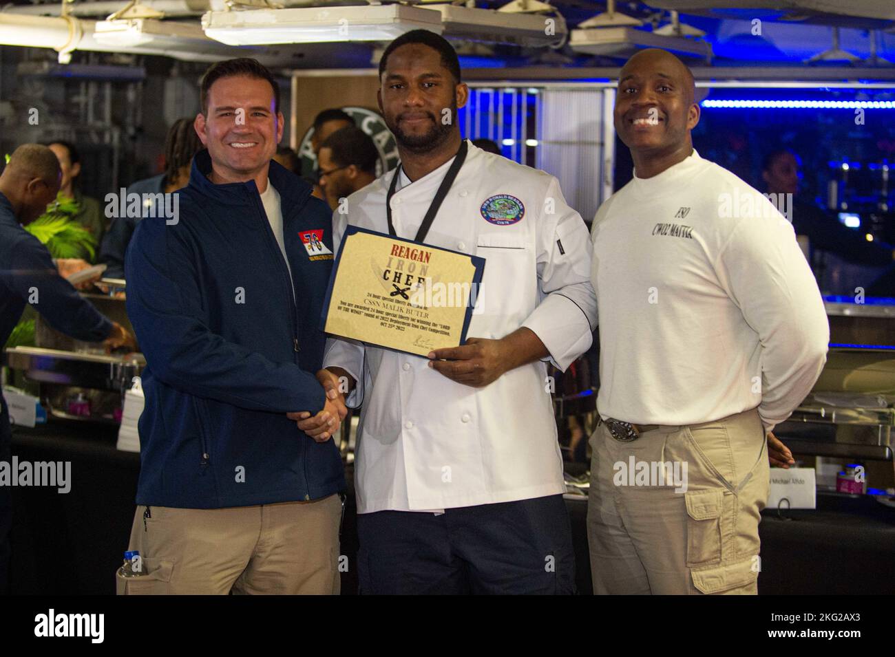 221025-N-ER894-2337 PHILIPPINE SEA (Oct. 25, 2022) Cmdr. Gene Lattus ...