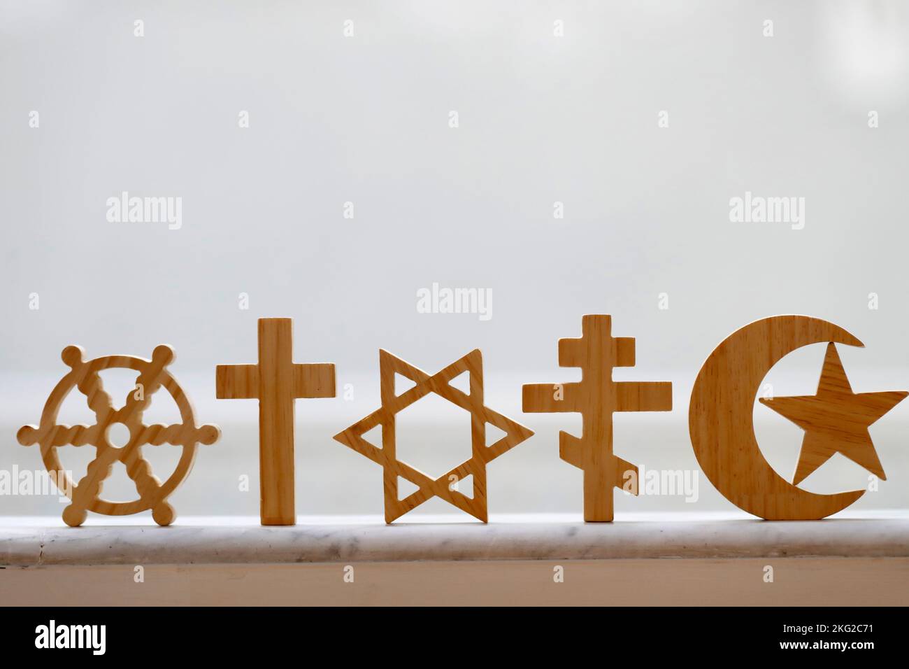 Wooden religious symbols : Catholic, Islam, Judaism, Orthodox ...